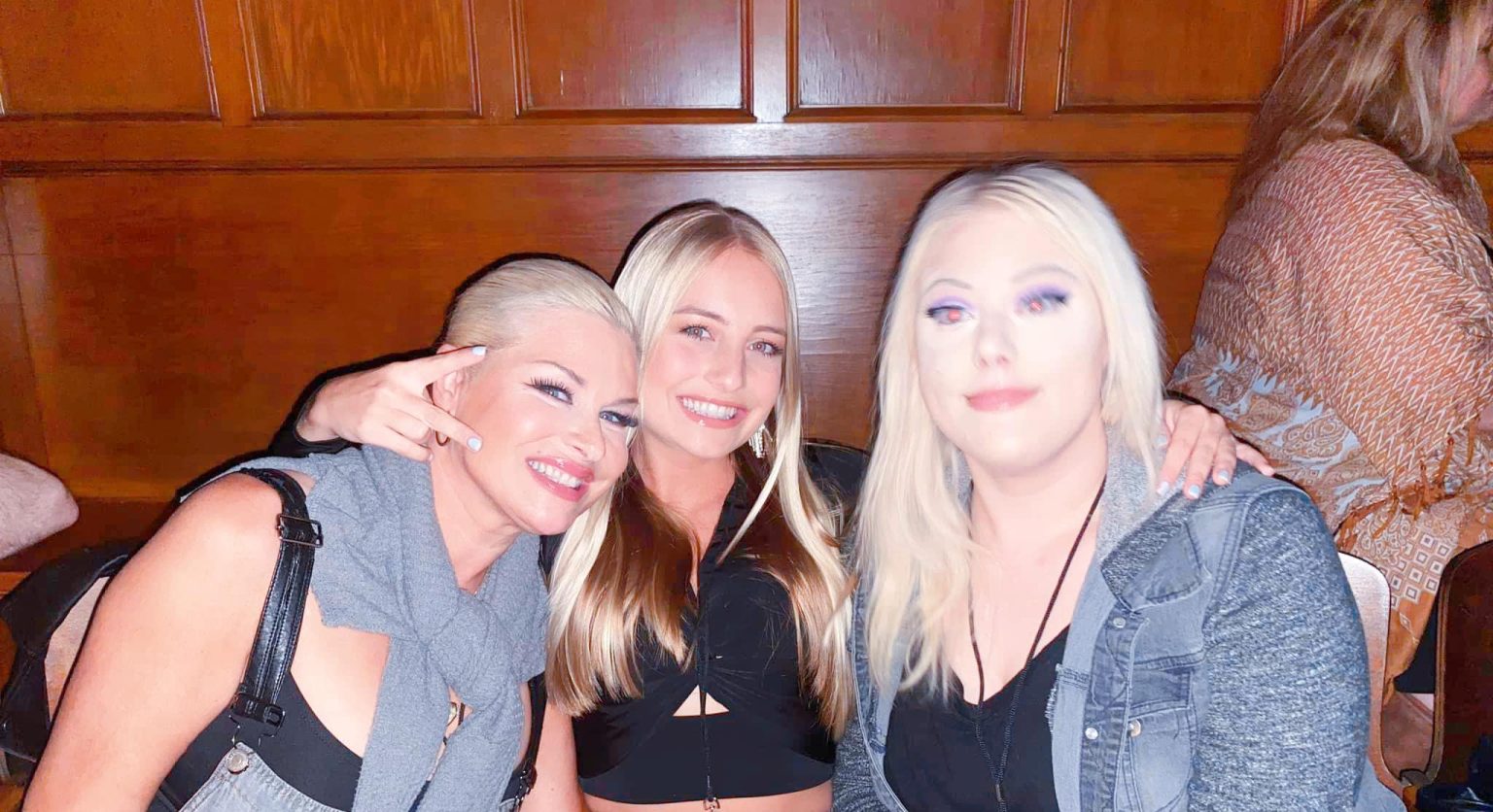 JANI LANE’S LITTLE GIRL … Maddi Lane Sings “Heaven” at Her First Ever ...